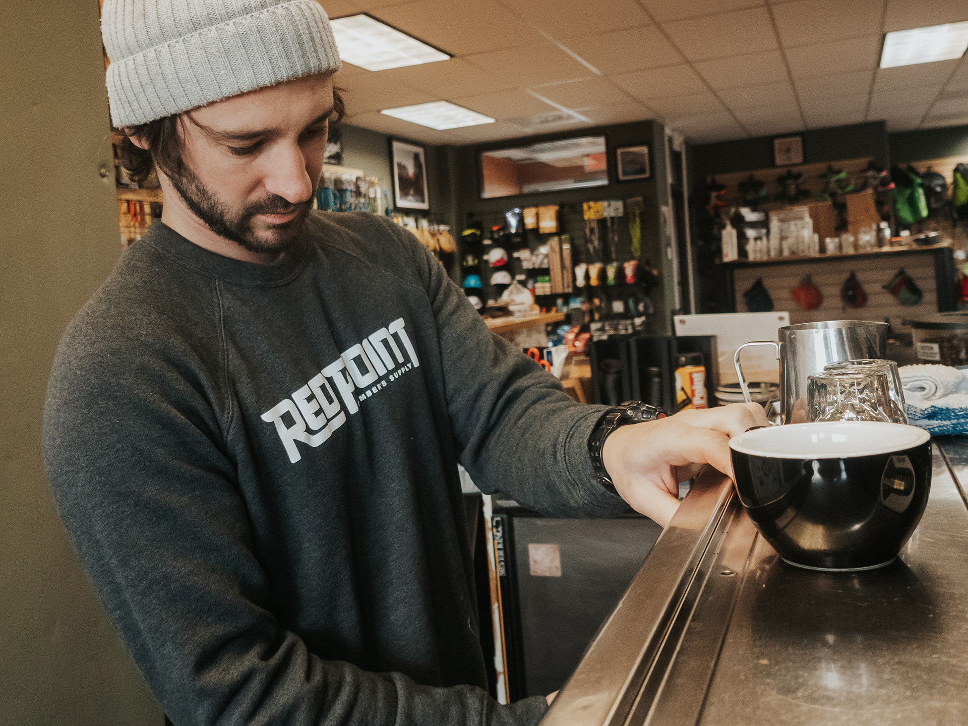 ¿Escalar Smith Rock? Encuentra café acantilado en Redpoint Climber's Supply