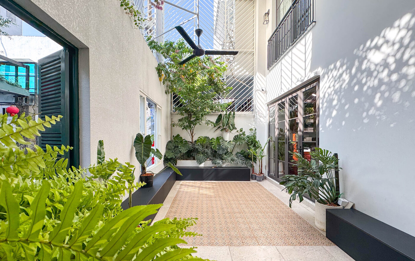 Build-Outs Of Coffee: XLIII Coffee In Ho Chi Minh City, Vietnam ...